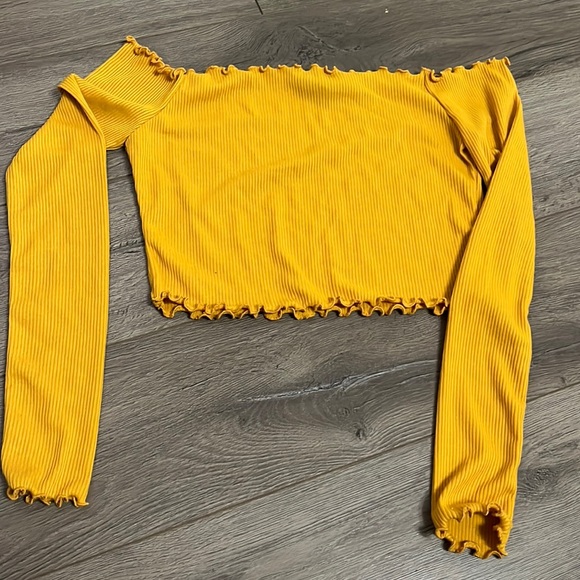 PrettyLittleThing | Tops | Prettylittlething Yellow Cropped Top Us 4 ...